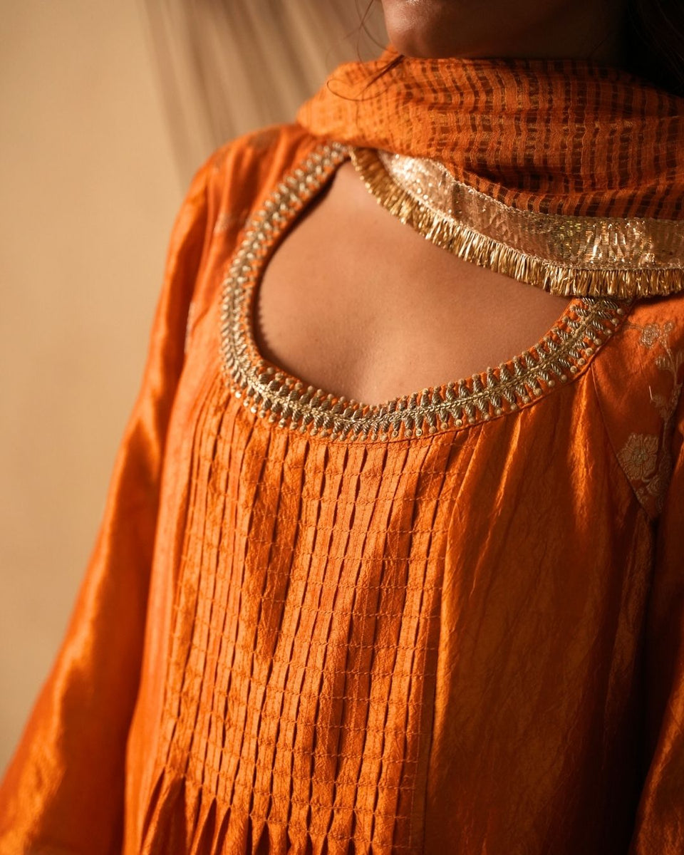 PINTUCK NECK YOKE WITH HAND EMBROIDERED KURTA AND PANTS – Myoho